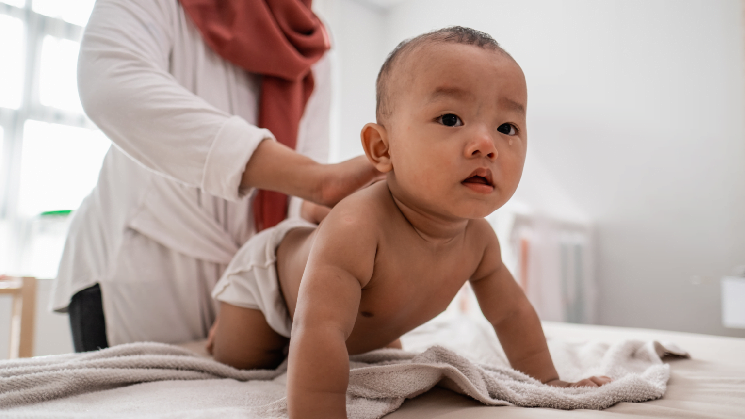 5 Rekomendasi Minyak Telon Bayi, Banyak Khasiatnya!
