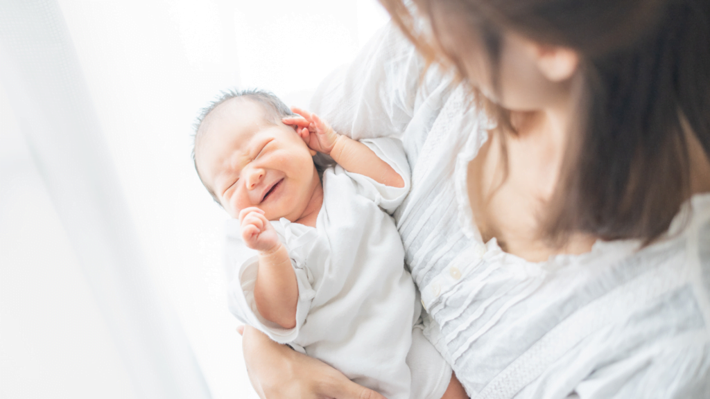 Penting! Ini 7 Cara Menggendong Bayi yang Salah - Supermom