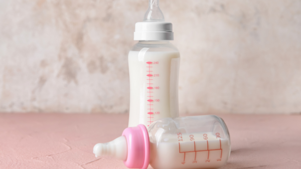 5 Tips Mengatur Jarak Pemberian ASI dan Susu Formula